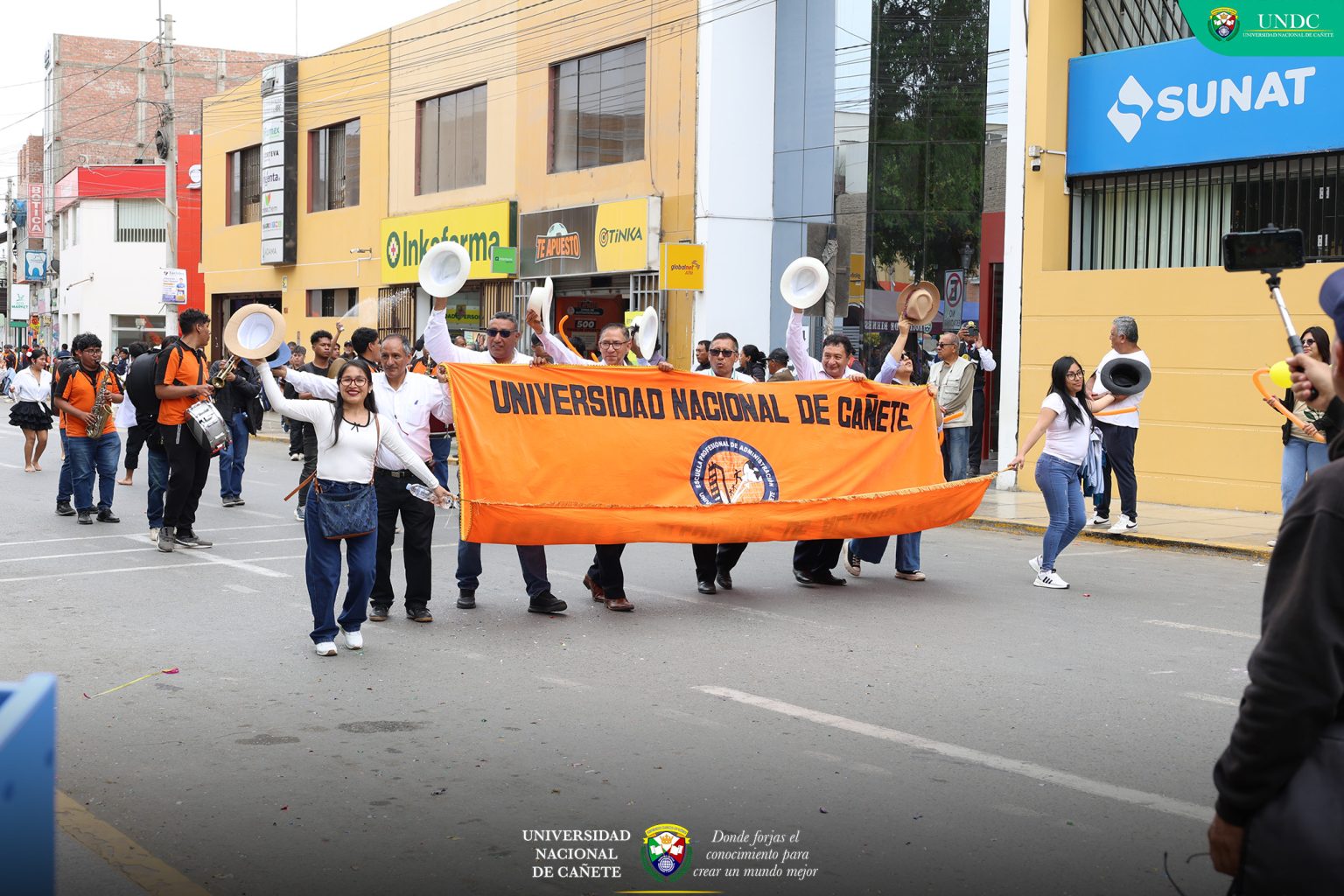 PASACALLE CULTURAL UNDC 2025: TRADICIÓN, SABER Y ORGULLO UNIVERSITARIO ...